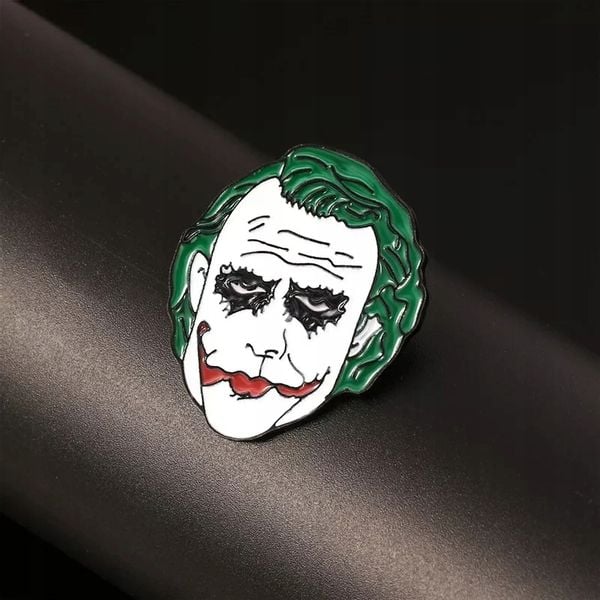 Kup 16 0040 Przypinka Joker Arkham Gotham Batman Zły Klaun PIN na arena ...
