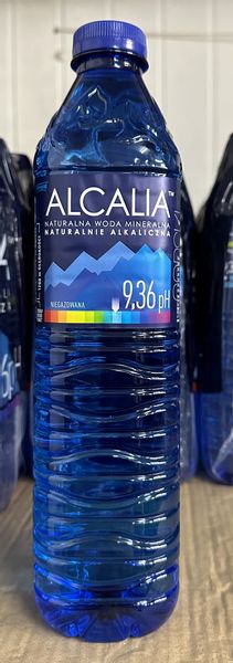 Alcalia Naturalna woda mineralna niegazowana 1,5l - Arena.pl